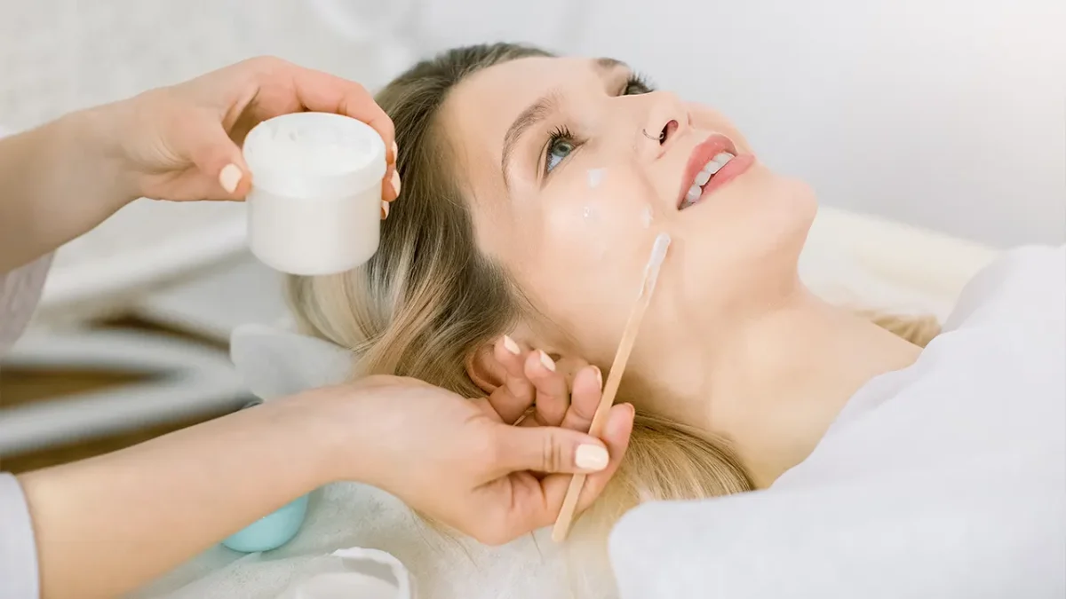Hydraglow - Medusa Divine Hydra Facial Treatment - MELANGÉ